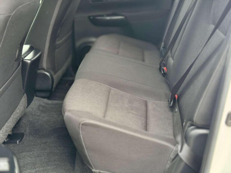 2021 Toyota Hilux 2.4 HI-Lux Invincible D-4D 4WD Double Cab Auto 4WD ...