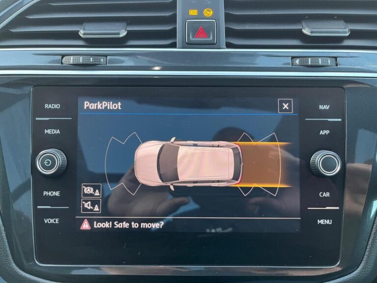 2017 Volkswagen Tiguan 2.0 TDI R-Line DSG Euro 6 (s/s) 5dr - Doval Cars