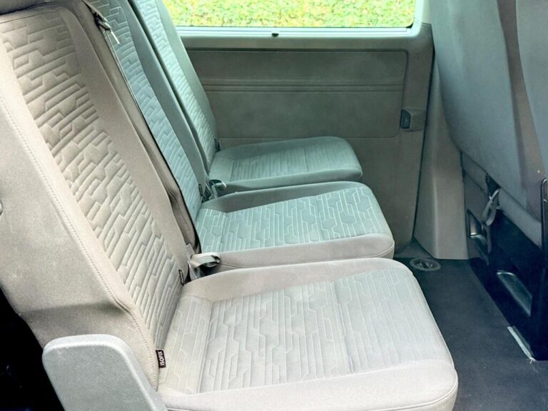 2022 Volkswagen Transporter Shuttle 2.0 TDI SE DSG LWB Euro 6 (s/s) 5dr ...